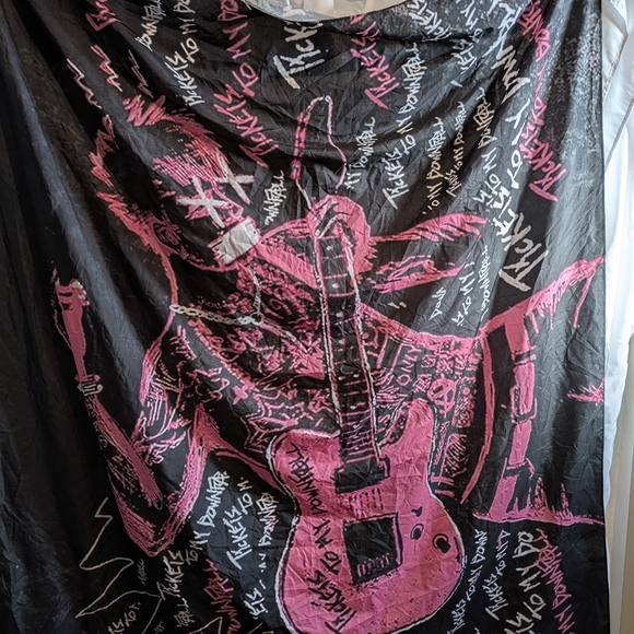 Accents | Machine Gun Kelly Tapestry | Poshmark